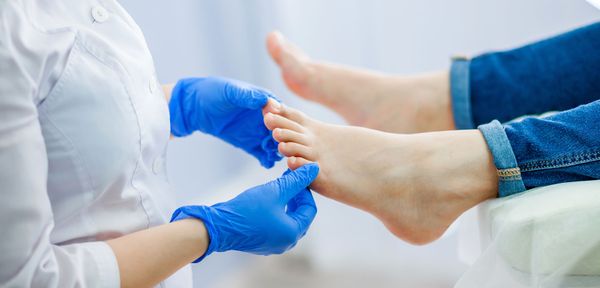 Rheuma im Fuß: Symptome und Behandlung der Entzündung