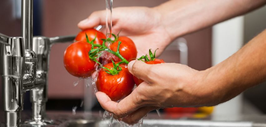 Obst und Gemüse waschen → 4 Fakten, wie es richtig geht